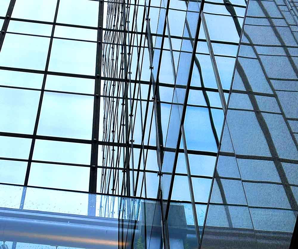 The future of banking: challenges and strategies for digital and ...
